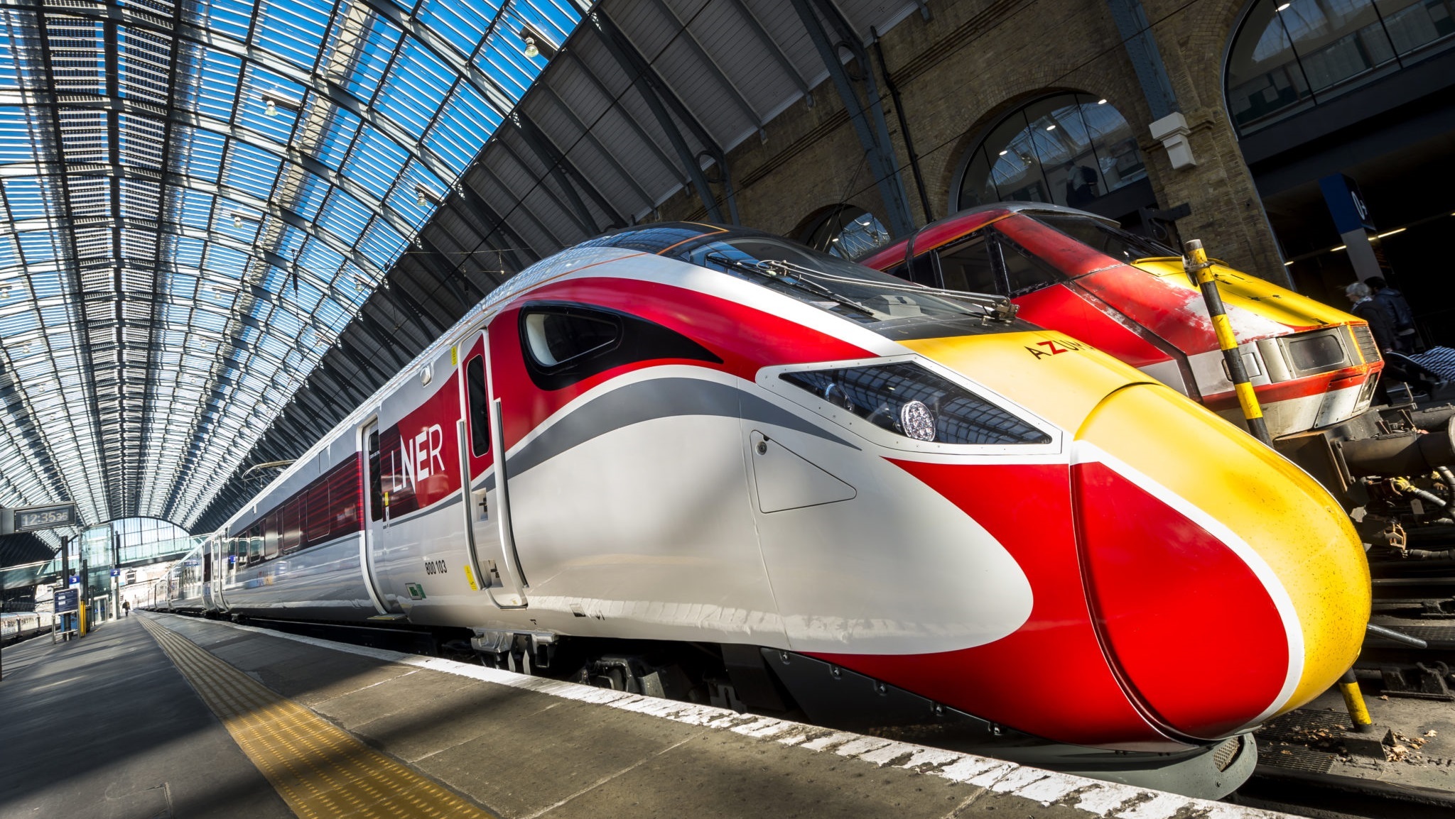 New-look Azuma train from Hull to London launched - Hull CC News