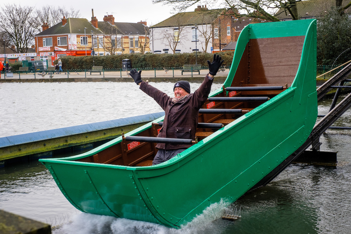 Historic boat splashes back into East Park - Hull CC News